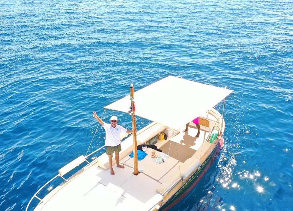 Capri boat tours-Private boat trip with sailor